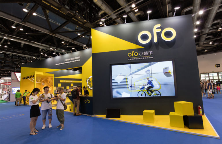 Attract People to Your Booth: 10 Strategies | Limepack