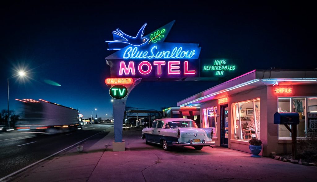 Hotel vs Motel: Choosing the Right Stay | Limepack